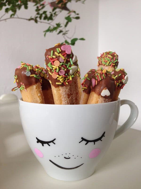 Porzellanmalerei: 18+ kostenlose Anleitungen & Ideen